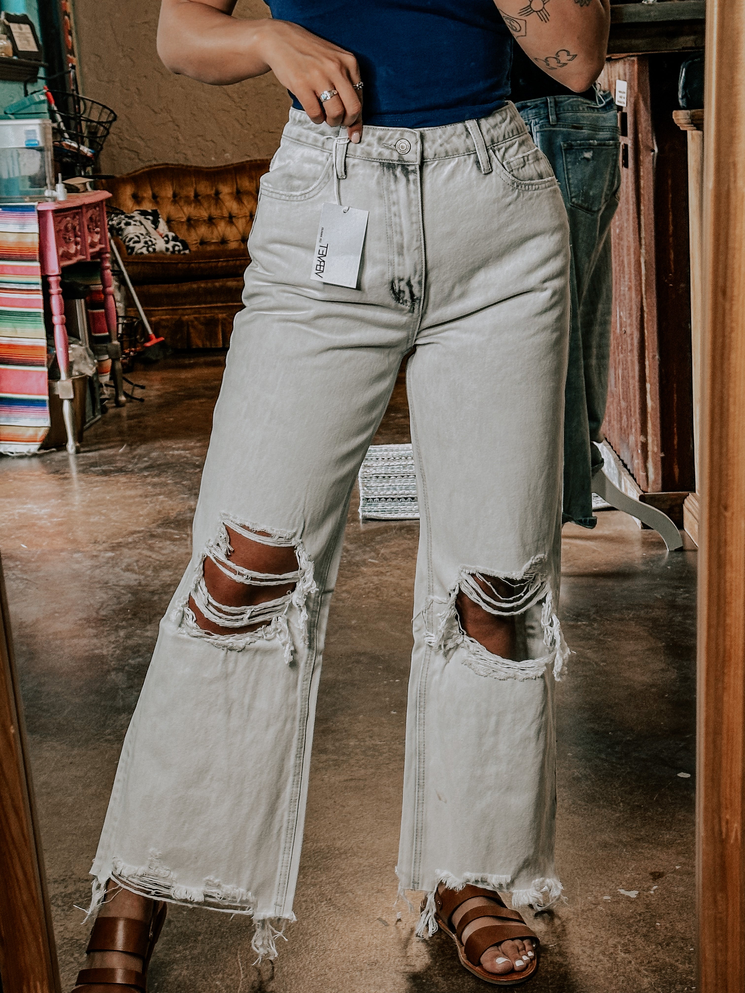 Wendy Wide Legs In Light Washed – Wandering Gypsy Boutique & Salon